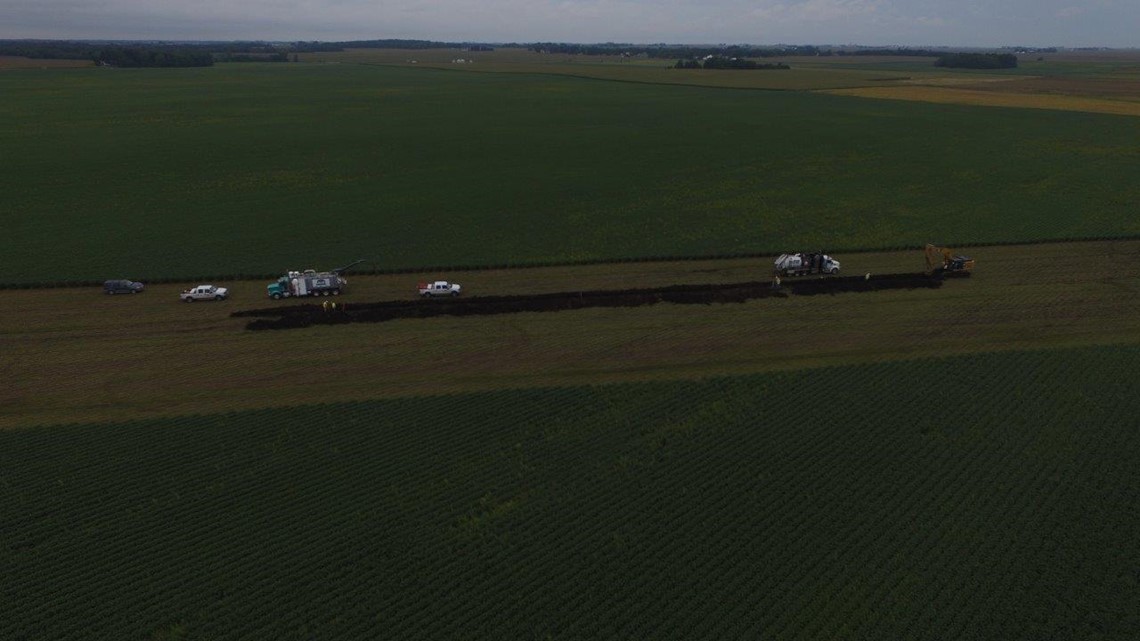 PHOTOS: Bakken Oil Pipeline Digging Up Iowa Farmer’s Land | weareiowa.com