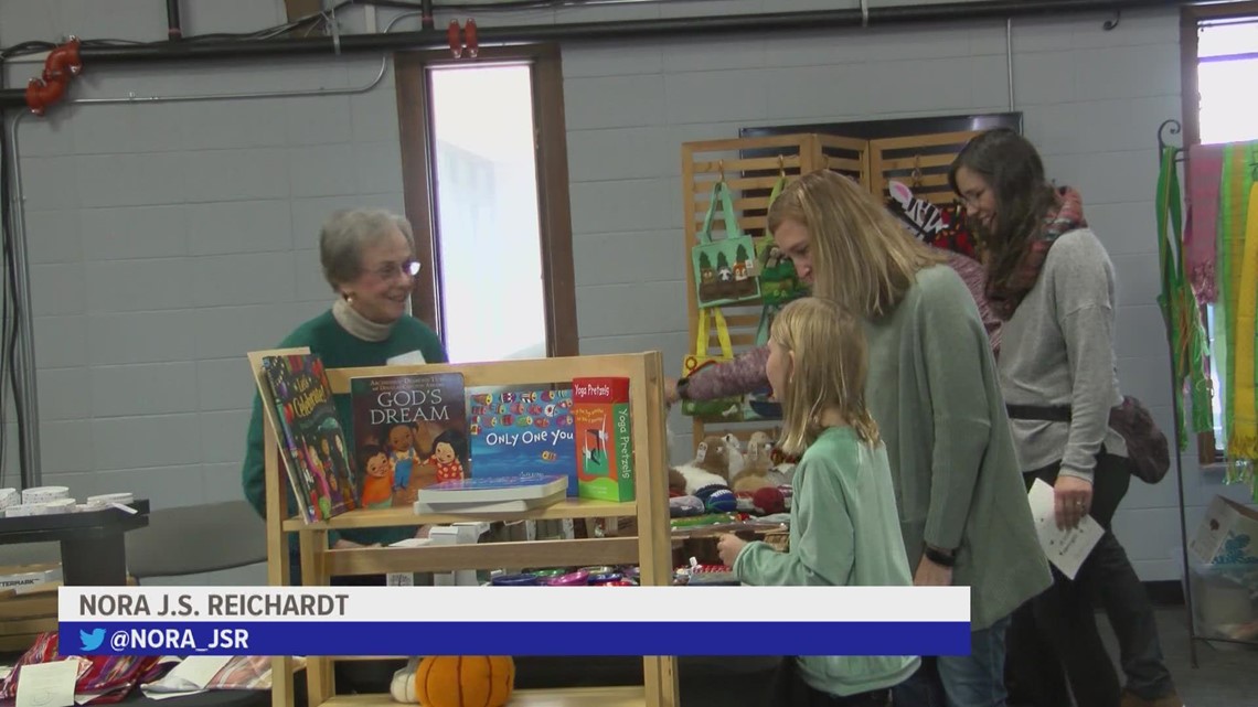 Urbandale church hosts holiday craft market for humanitarian causes ...