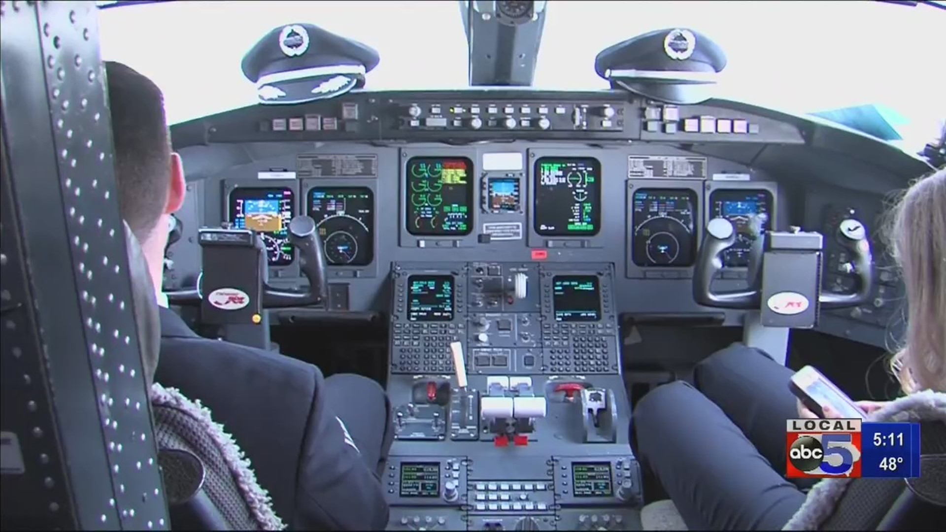 United Airlines debuts first-of-its-kind airplane | weareiowa.com