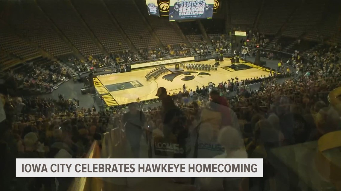 Fans welcome Hawkeyes back to Iowa City for end-of-season celebration ...