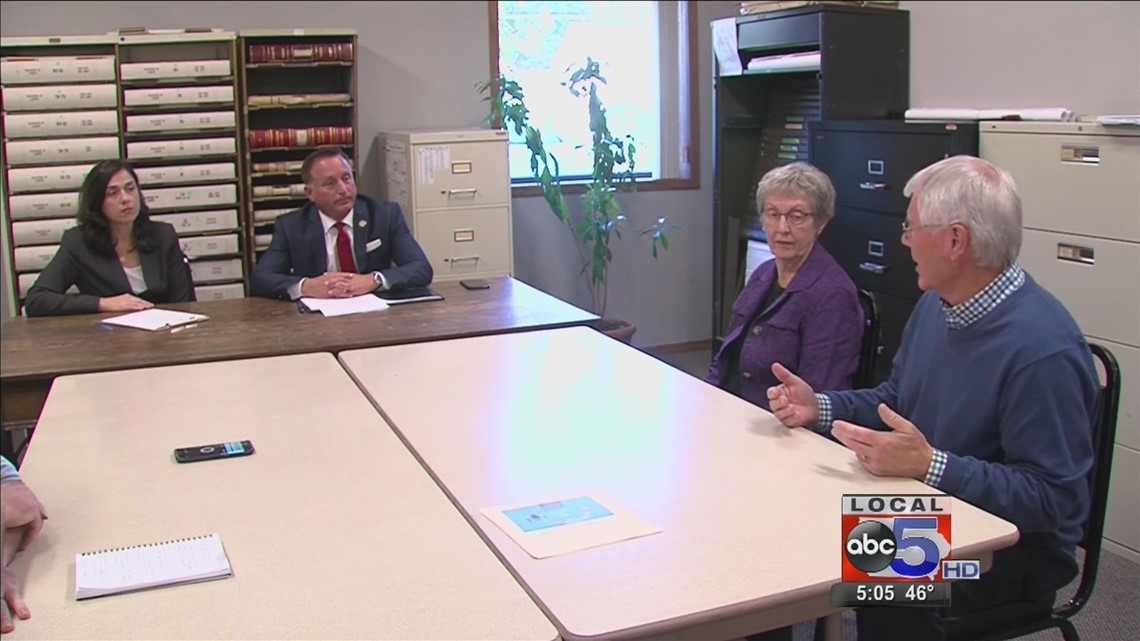 Dallas County leaders meet to review voting systems | weareiowa.com