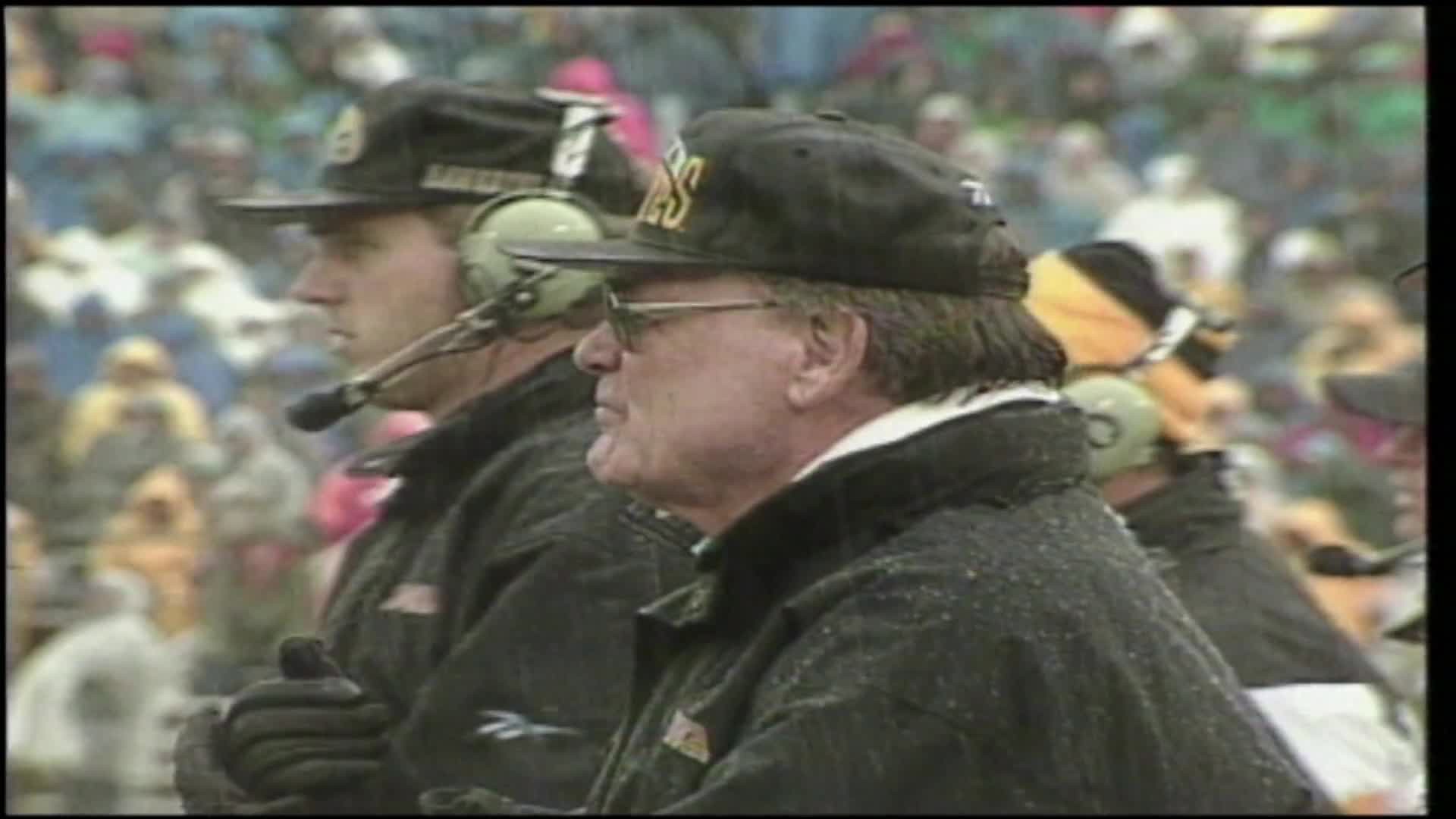 Remembering legendary Iowa head coach Hayden Fry | weareiowa.com