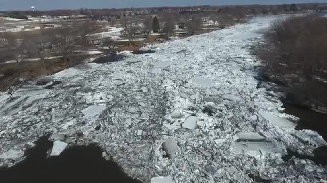 WEATHER LAB | How do ice jams work? | weareiowa.com