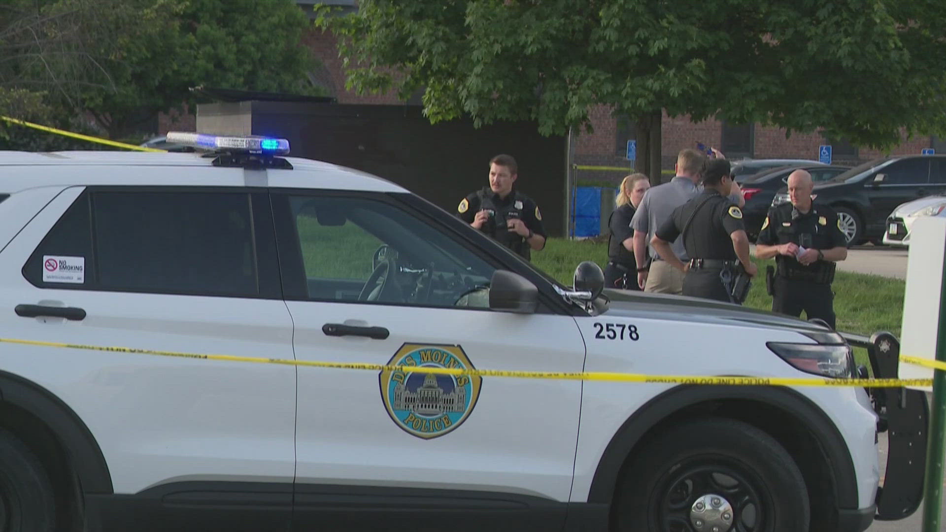 2 injured, suspect detained in Des Moines stabbing | weareiowa.com