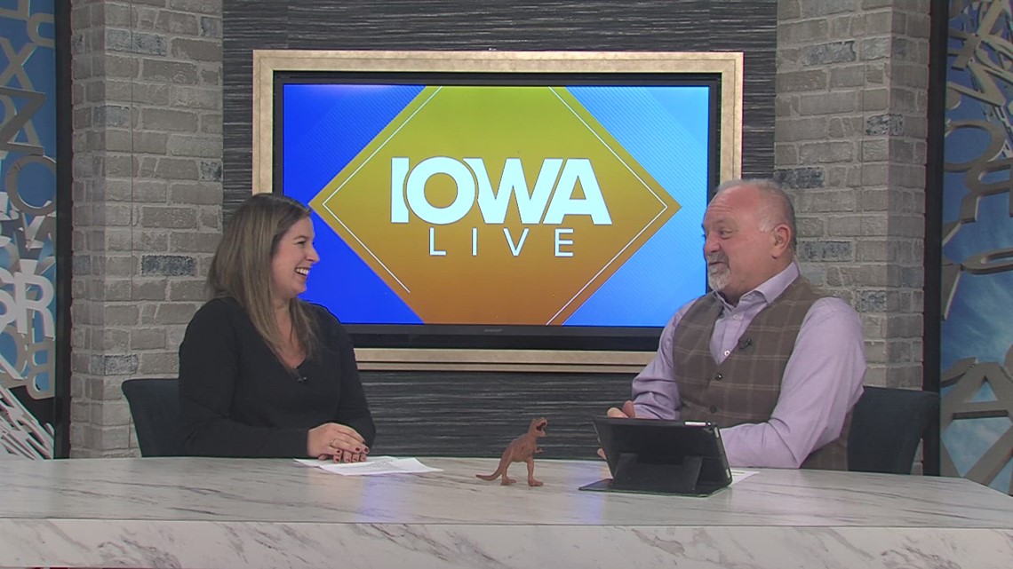 "Like drag racing with wiener dogs!" Catch Des Moines talks the Doxie Dash and other exciting ...