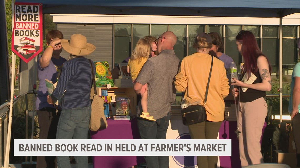 Annie's Foundation holds banned book read-in at Johnston Farmers' Market | weareiowa.com