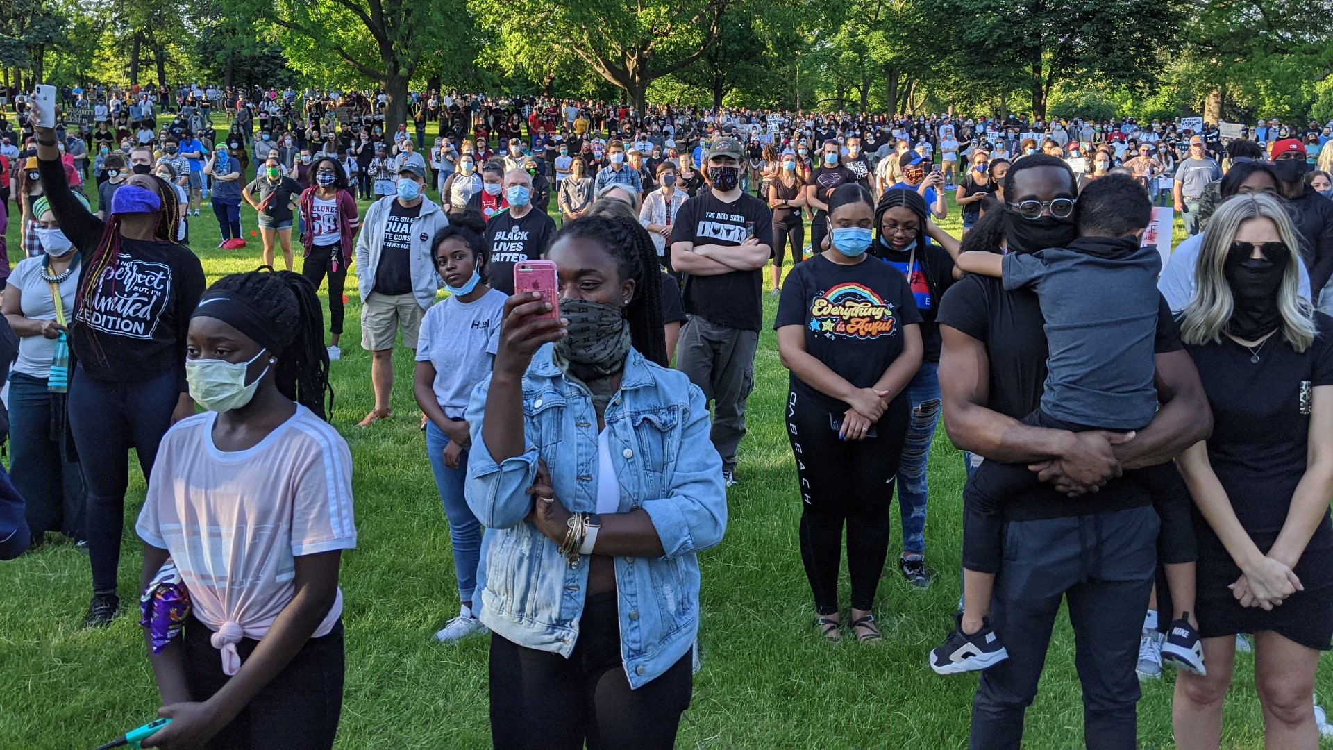 George Floyd protests across Des Moines simmer down | weareiowa.com