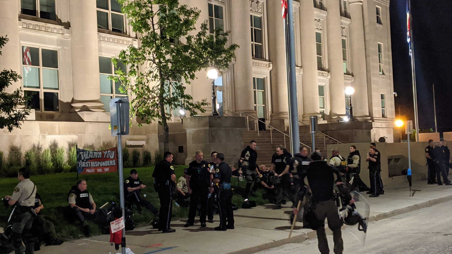 George Floyd protests across Des Moines simmer down | weareiowa.com