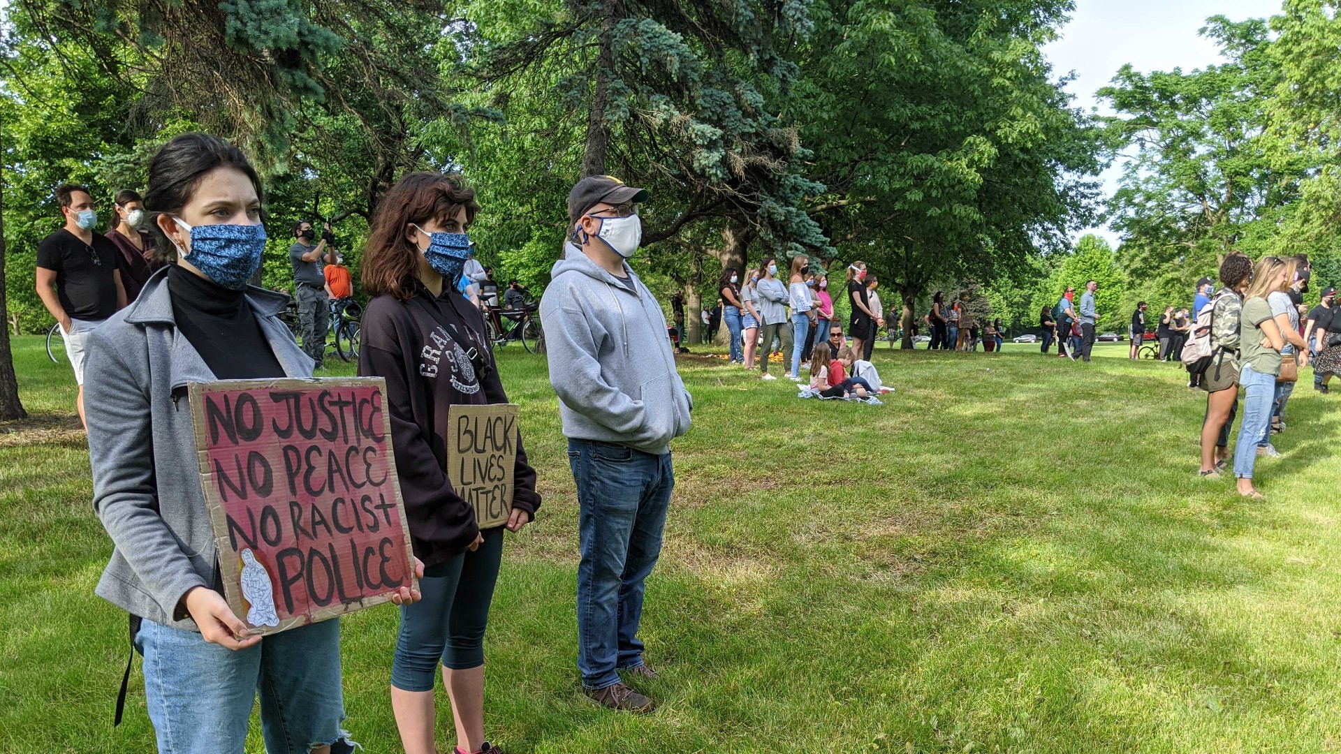 George Floyd protests across Des Moines simmer down | weareiowa.com