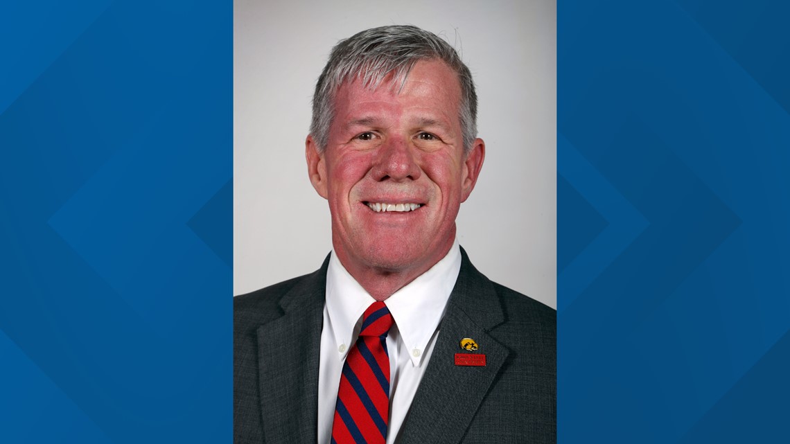 Iowa state senator caught with handgun at Des Moines airport ...