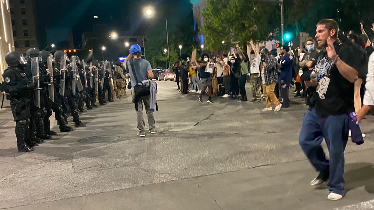 Protests continue in Downtown Des Moines | weareiowa.com