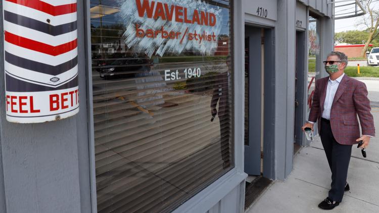 Des Moines barber shop reopens with proper health precautions ...