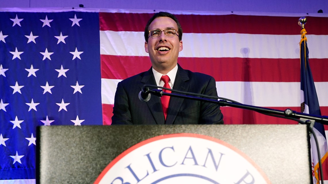 QC's Roby smith taking over as Iowa Treasurer | wqad.com