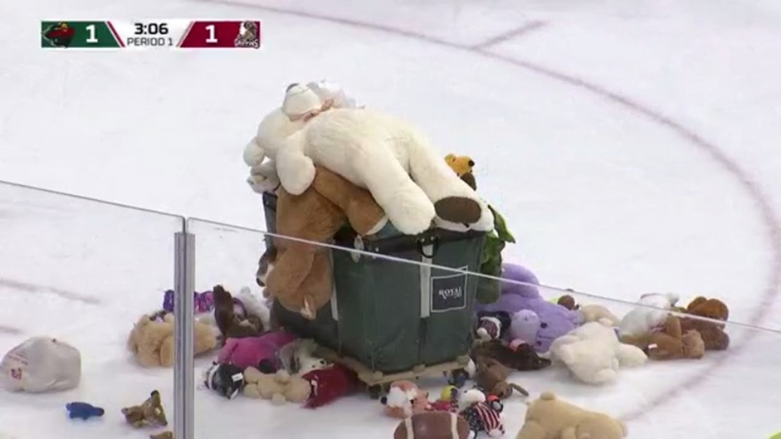 Iowa Wild bring in more than 3,000 stuffed animals in annual Teddy Bear ...