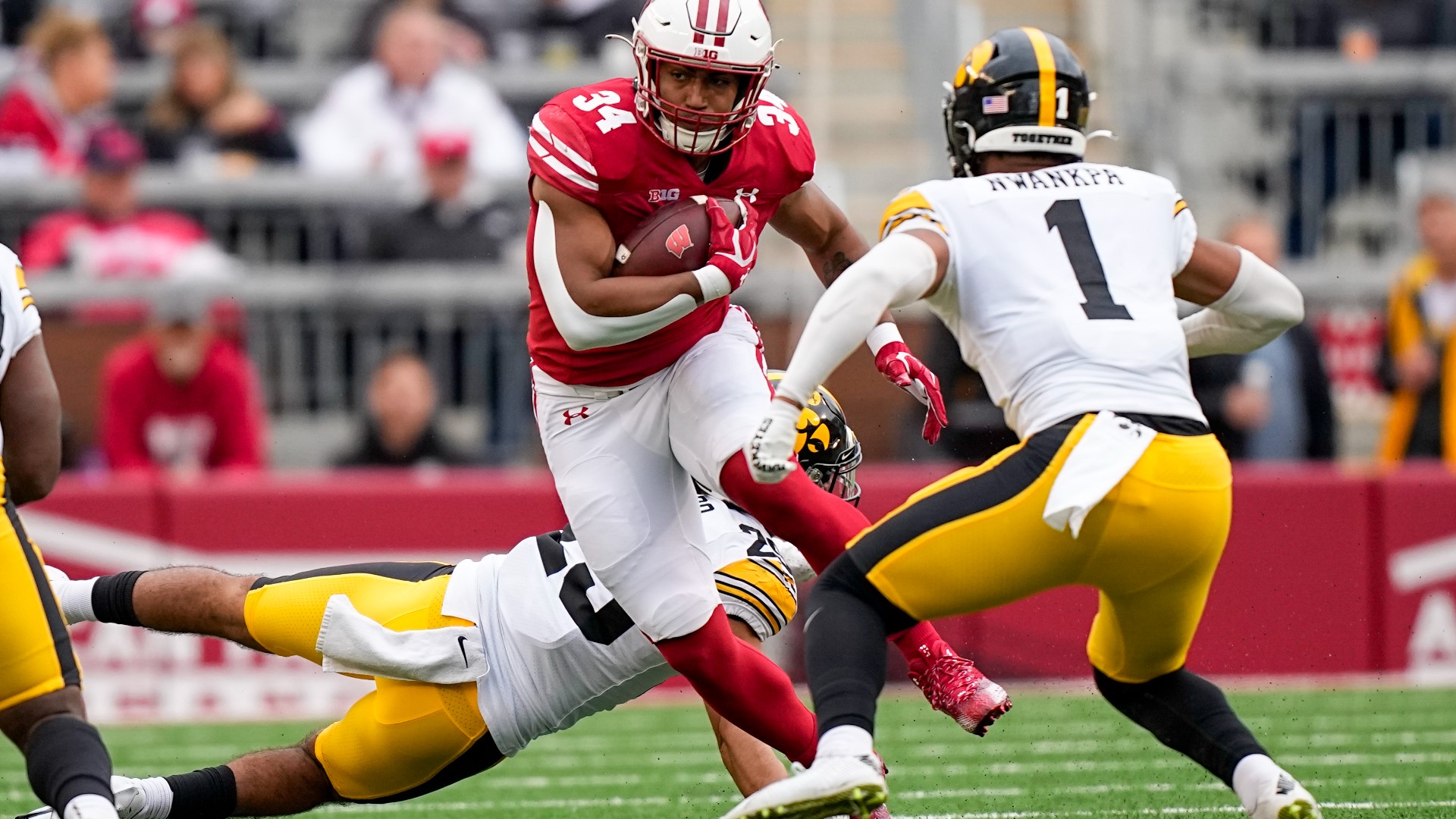 Sebastian Castro to return for sixth season as Hawkeye in 2024 ...