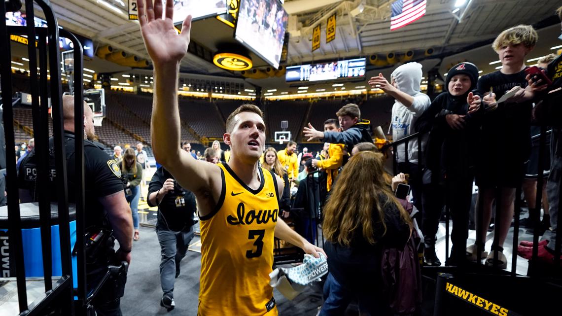 Murray, Bohannon lead Iowa past Northwestern 82-61 | weareiowa.com