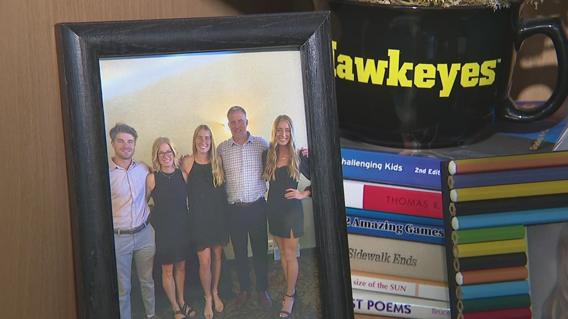 Parents of Iowa star Kate Martin bringing Hawkeye mania to the Quad ...