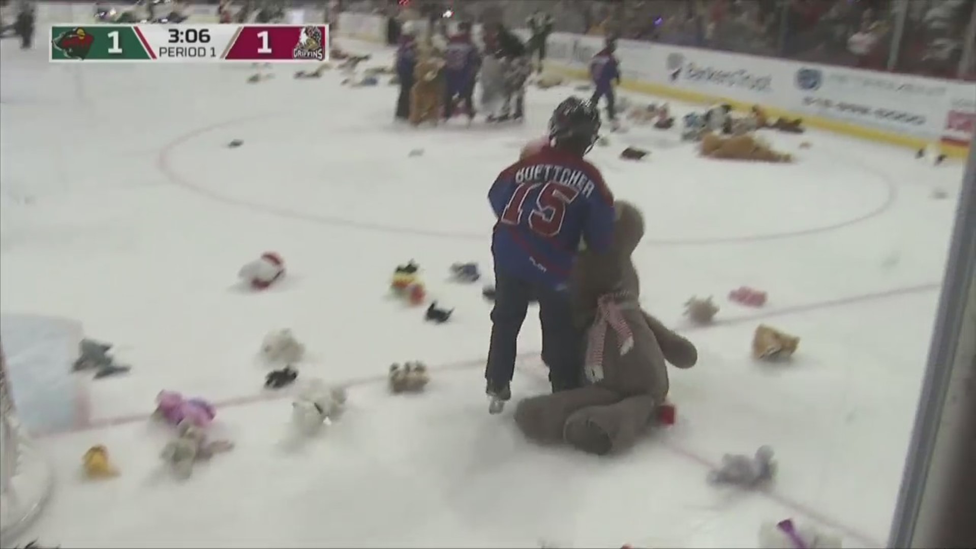 Iowa Wild bring in more than 3,000 stuffed animals in annual Teddy Bear ...