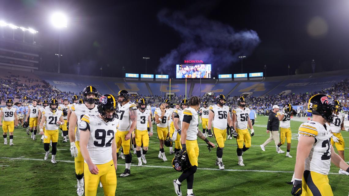 Hawkeyes lose to Bruins 20-17 in Pasadena | weareiowa.com