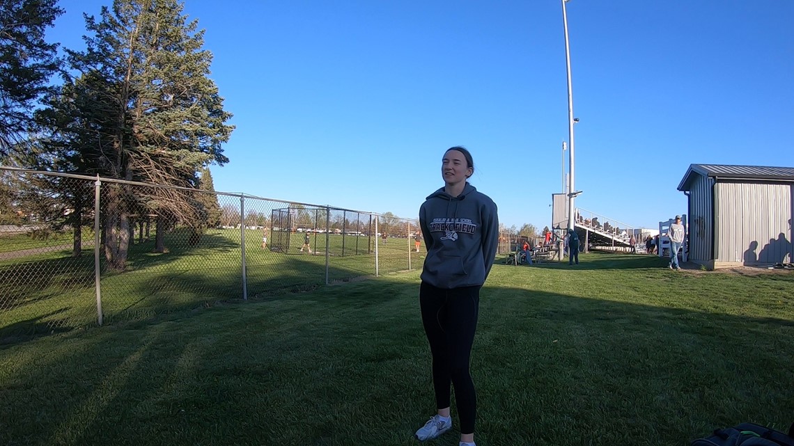 Oskaloosa High School student Cora Snakenberg helps injured teen ...