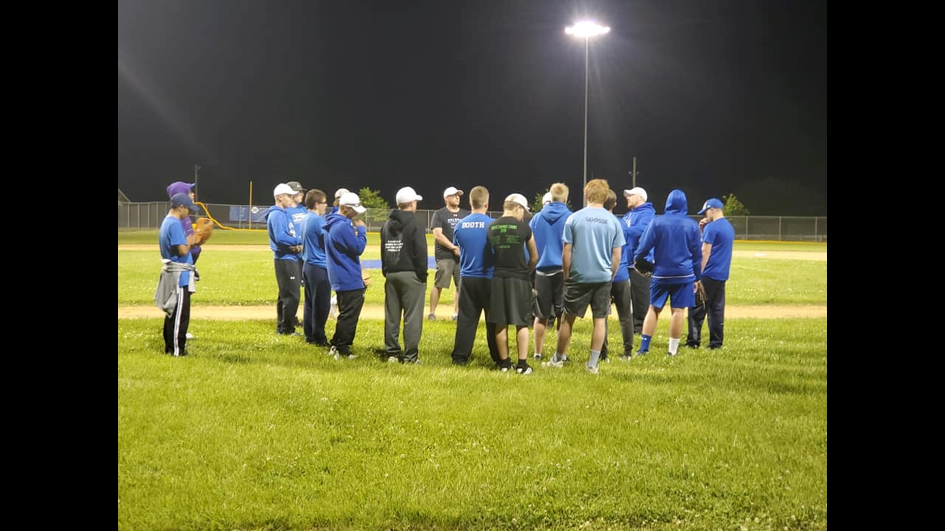 Collins-Maxwell baseball, softball teams kick off summer sports season ...