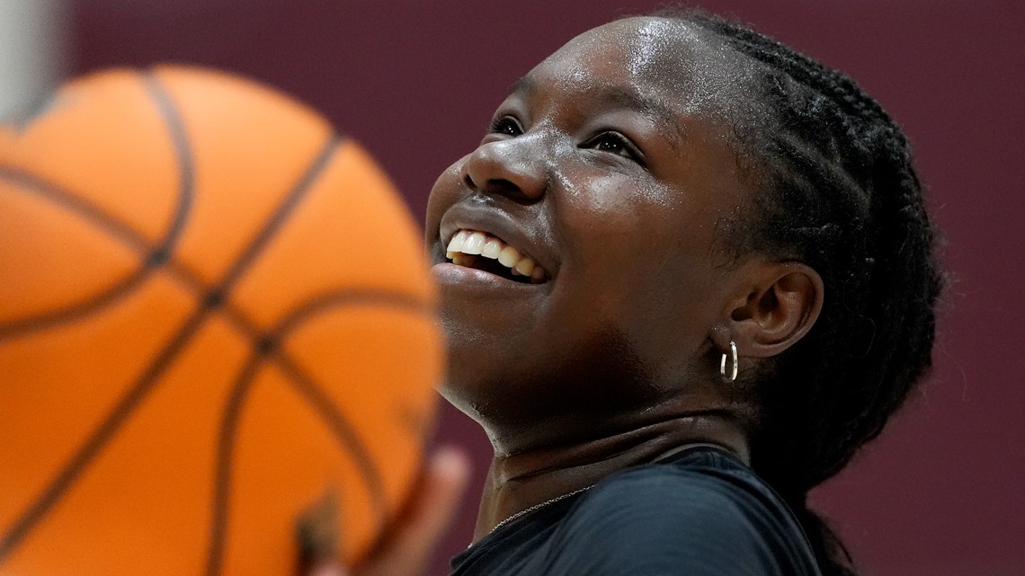 Hawkeye Caitlin Clark inspiring younger generation of players | wqad.com