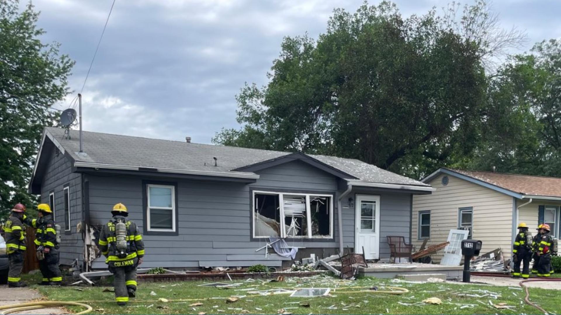 Des Moines authorities investigating house fire near Grand View ...