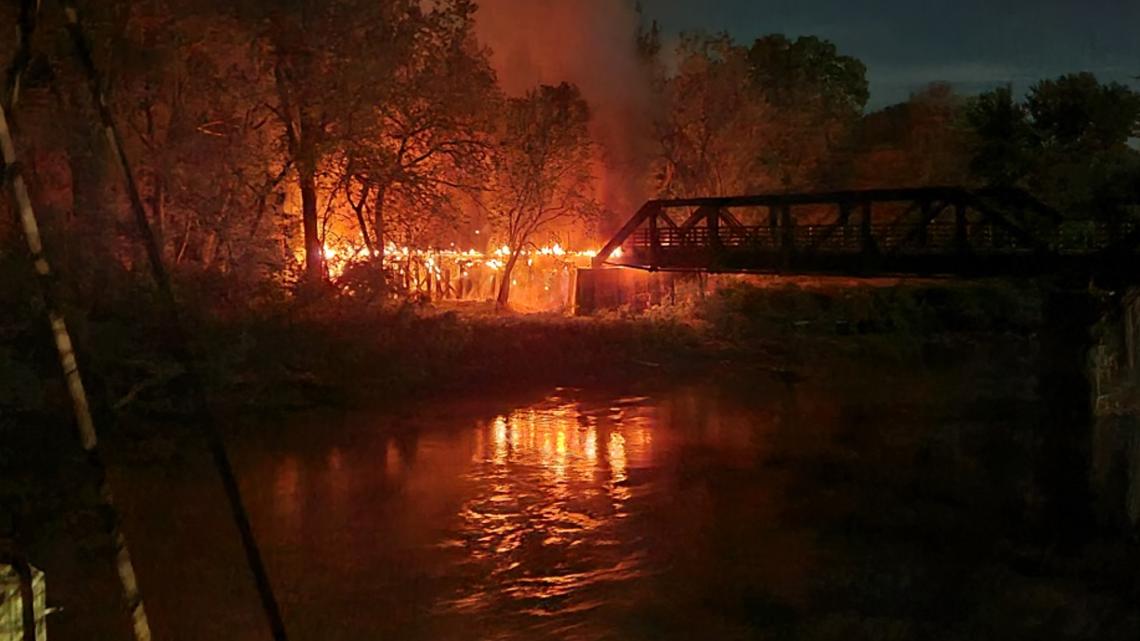Fire burns east end of Raccoon River Valley Trail bridge | weareiowa.com