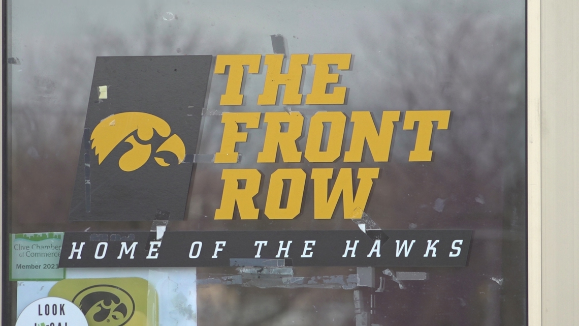 Iowa fans celebrate after Hawkeyes clinch historic Elite Eight berth ...