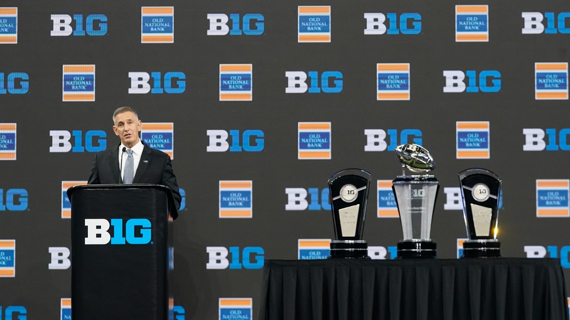 Big Ten having preliminary conversations about more expansion if Pac-12 crumbles, AP sources say ...