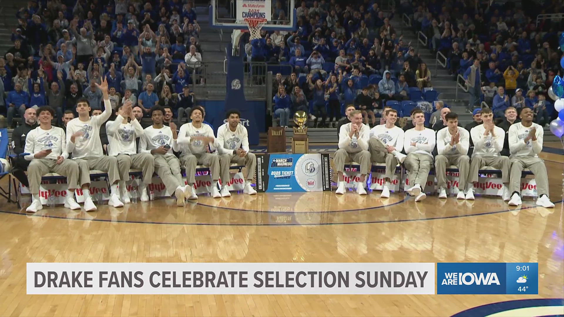 Drake fans celebrate NCAA Tournament berth at Knapp Center | weareiowa.com