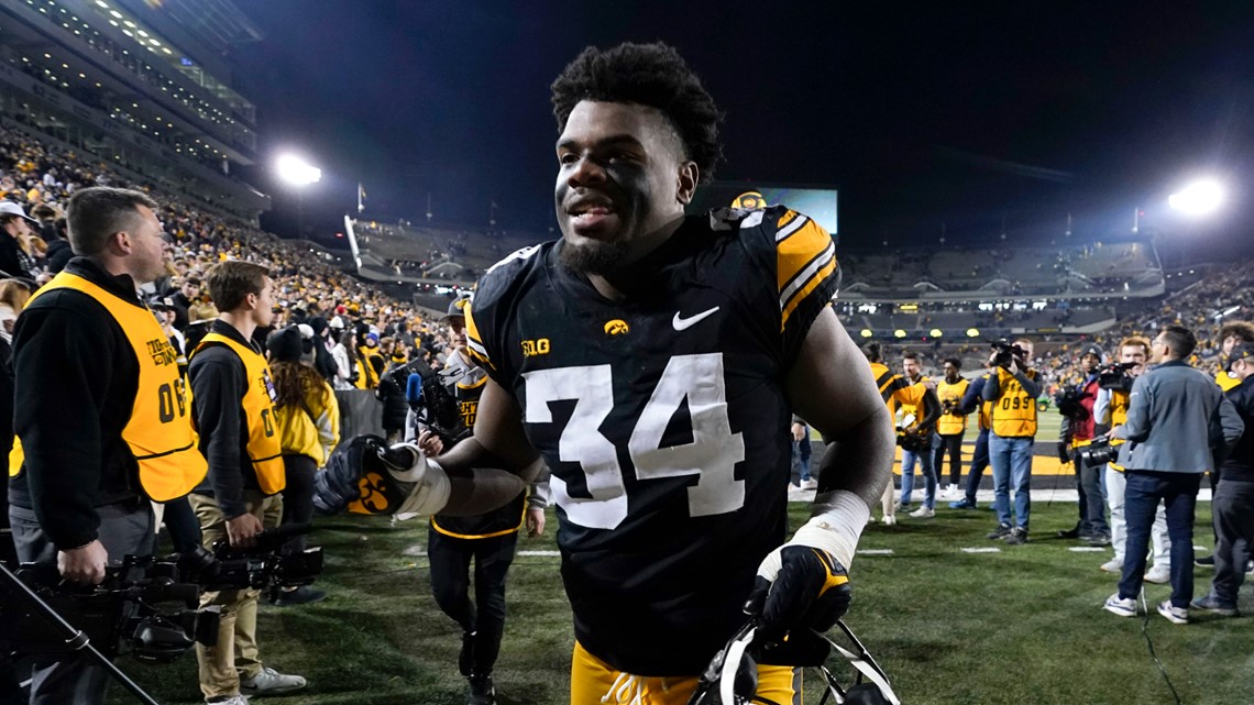 Hawkeyes' Jay Higgins discusses role models, time at Iowa | weareiowa.com