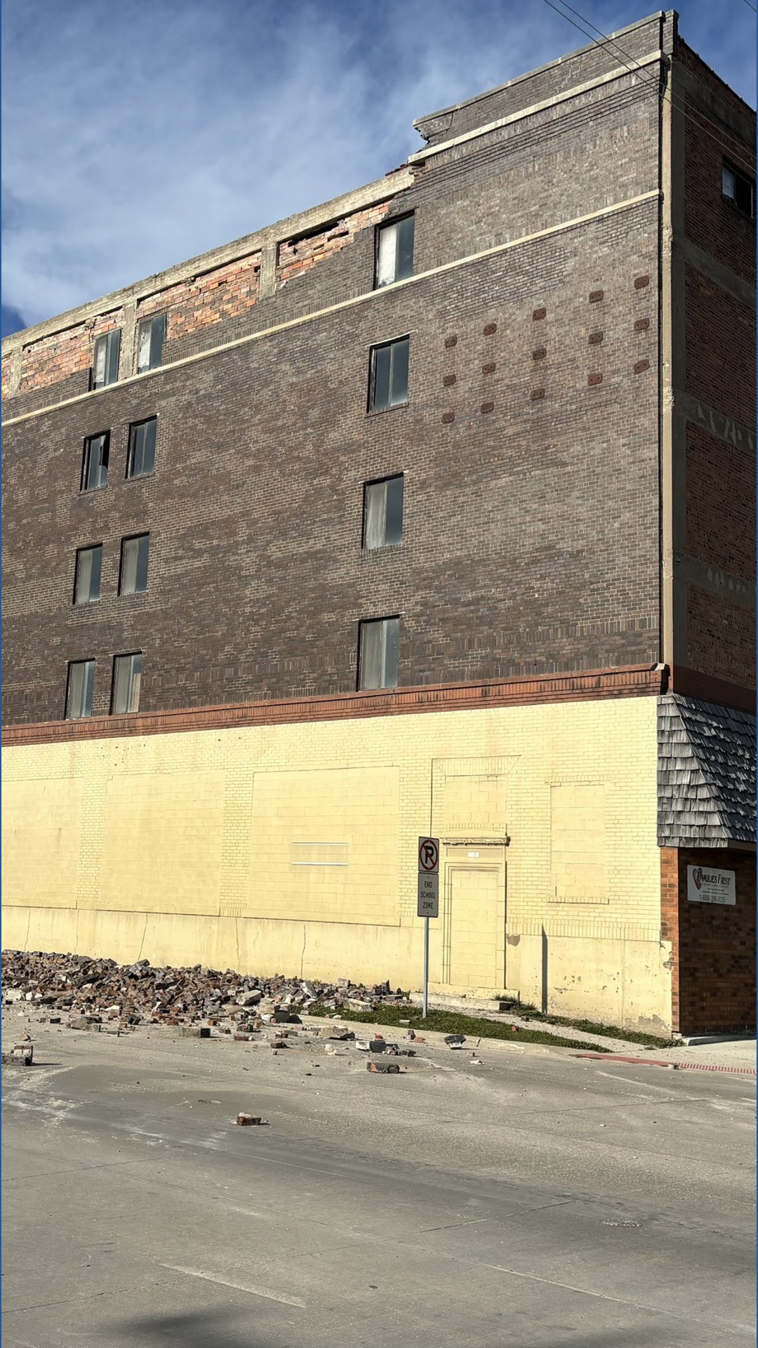 Fort Dodge building collapse prompts street closures | wqad.com