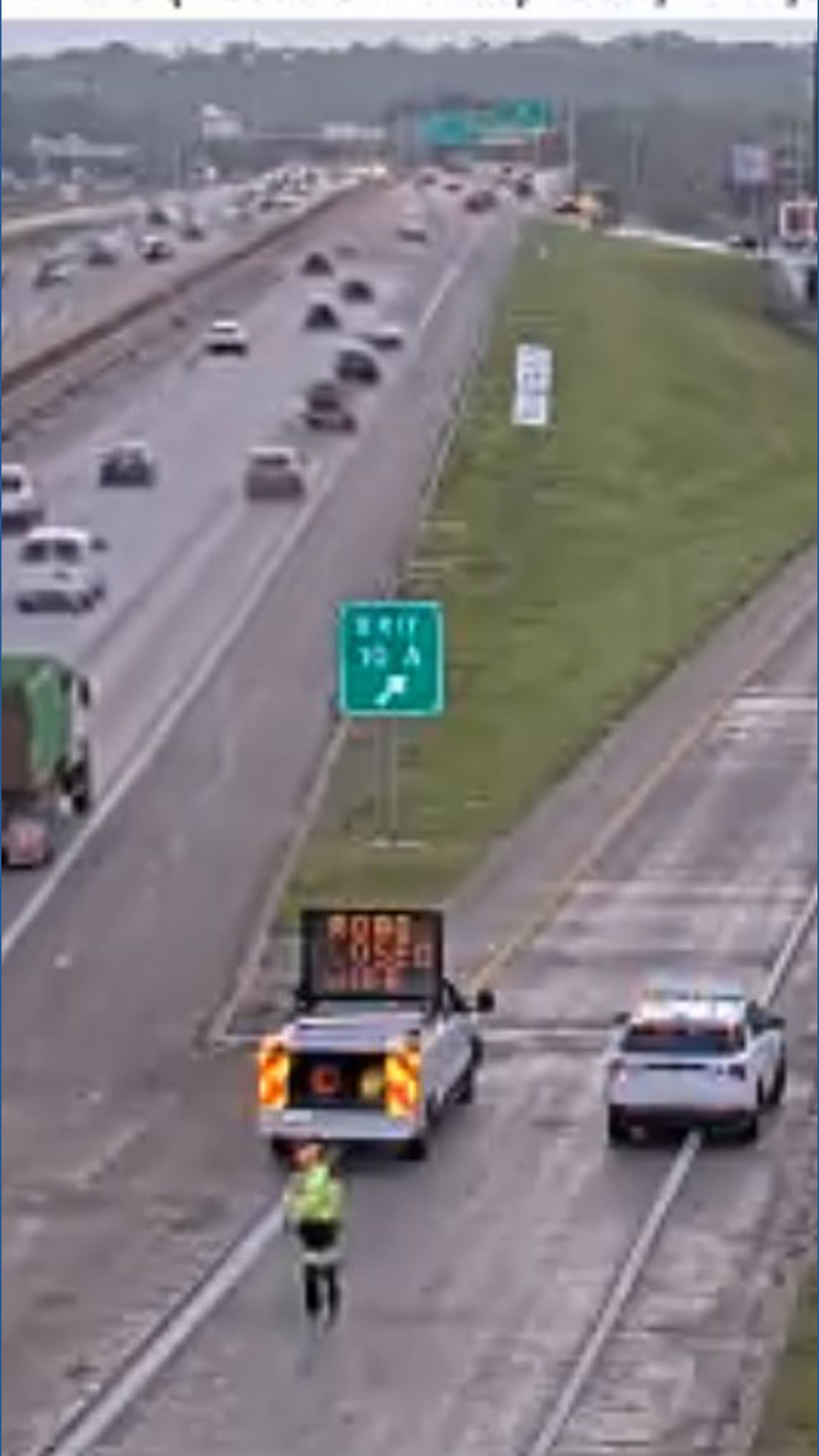 Crash blocking I-235 exit ramp to East University | weareiowa.com
