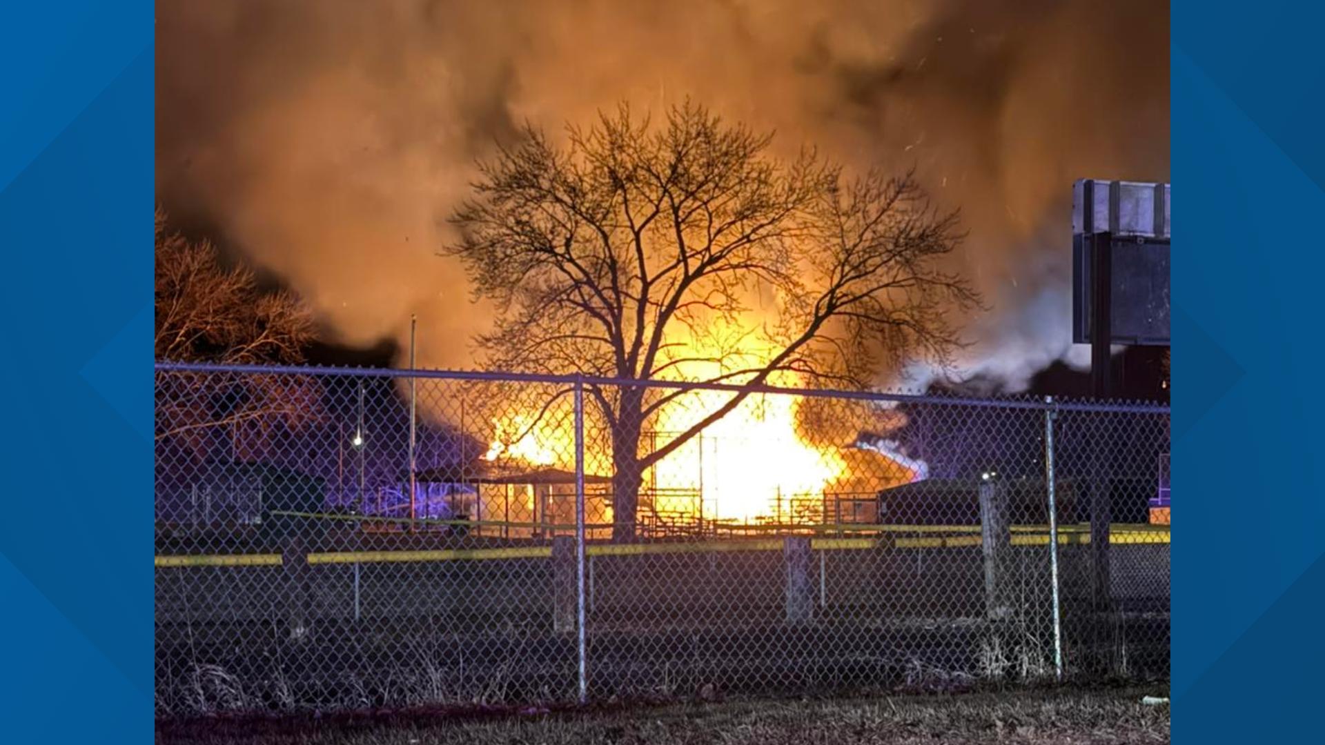 Fort Des Moines Little League concession stand burns down in Monday ...