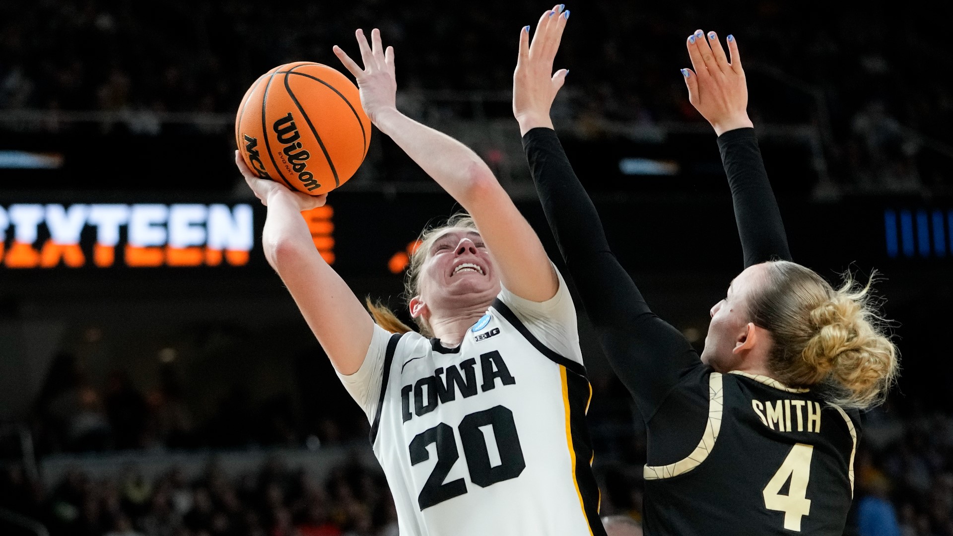 Edwardsville Basketball star heading to March Madness Finale ...