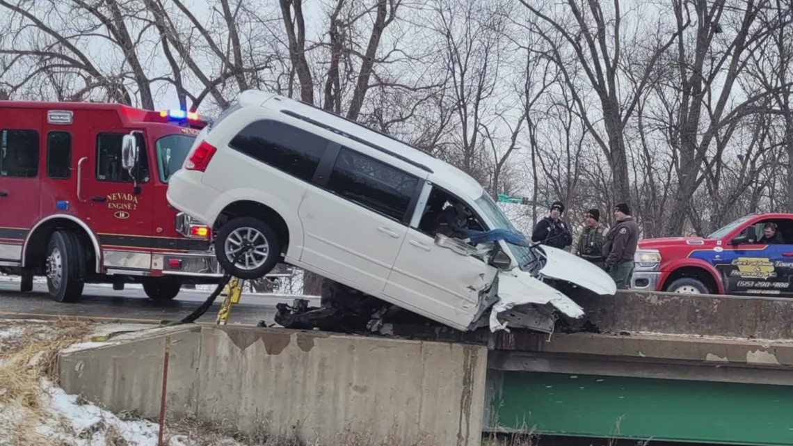 1 dead following afternoon crash on U.S. 30 | weareiowa.com