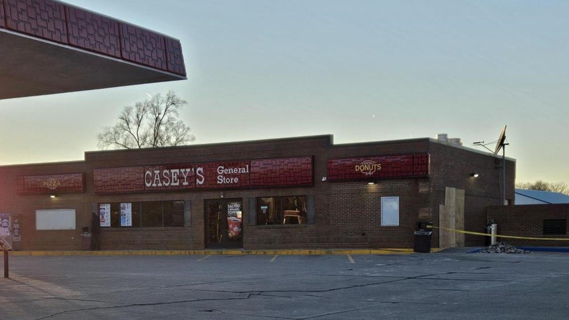 Casey's in Van Meter hit by car on New Year's Day | weareiowa.com