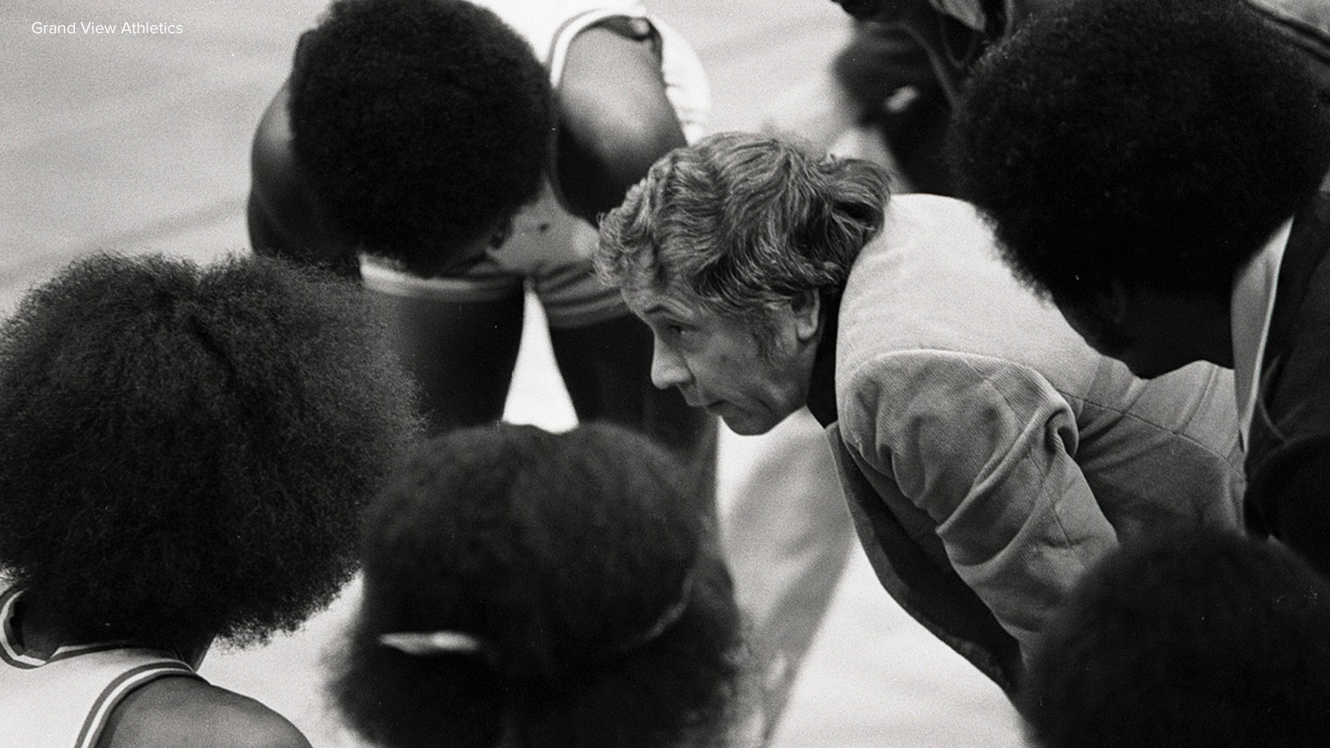 Grand View University celebrates coach's legacy | weareiowa.com