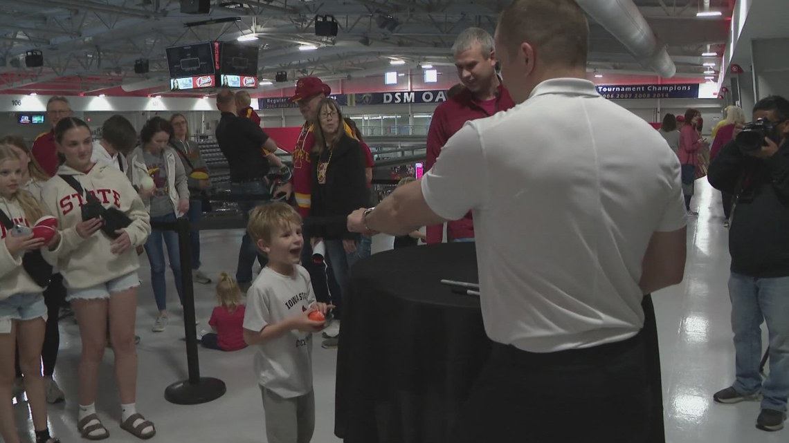 Iowa State University kicks off tailgate tour | weareiowa.com