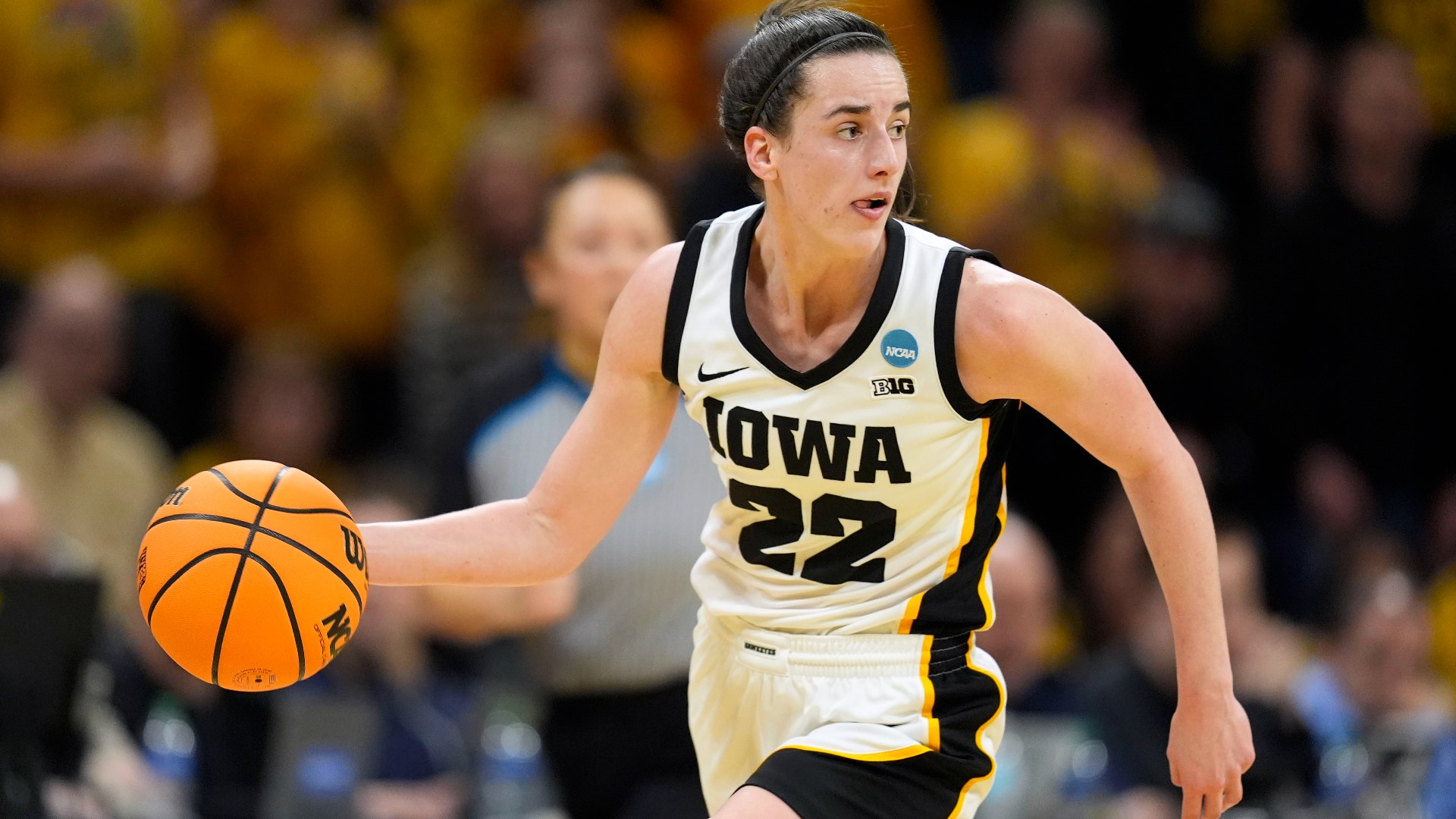 Caitlin Clark finalist for 2024 Wade, Naismith awards | weareiowa.com