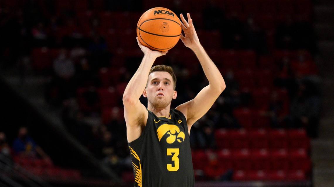 Bohannon has Iowa-record 10 3s, Hawkeyes roll 110-87 | weareiowa.com