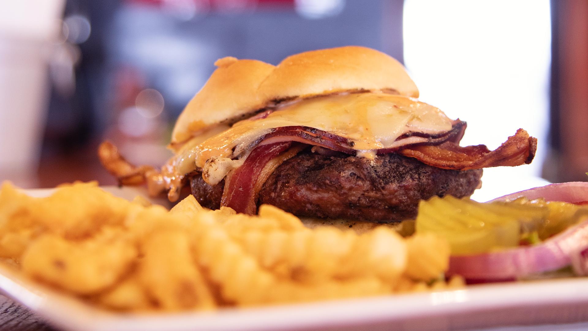 10 finalists named for 2026 Iowa's Best Burger Contest | weareiowa.com
