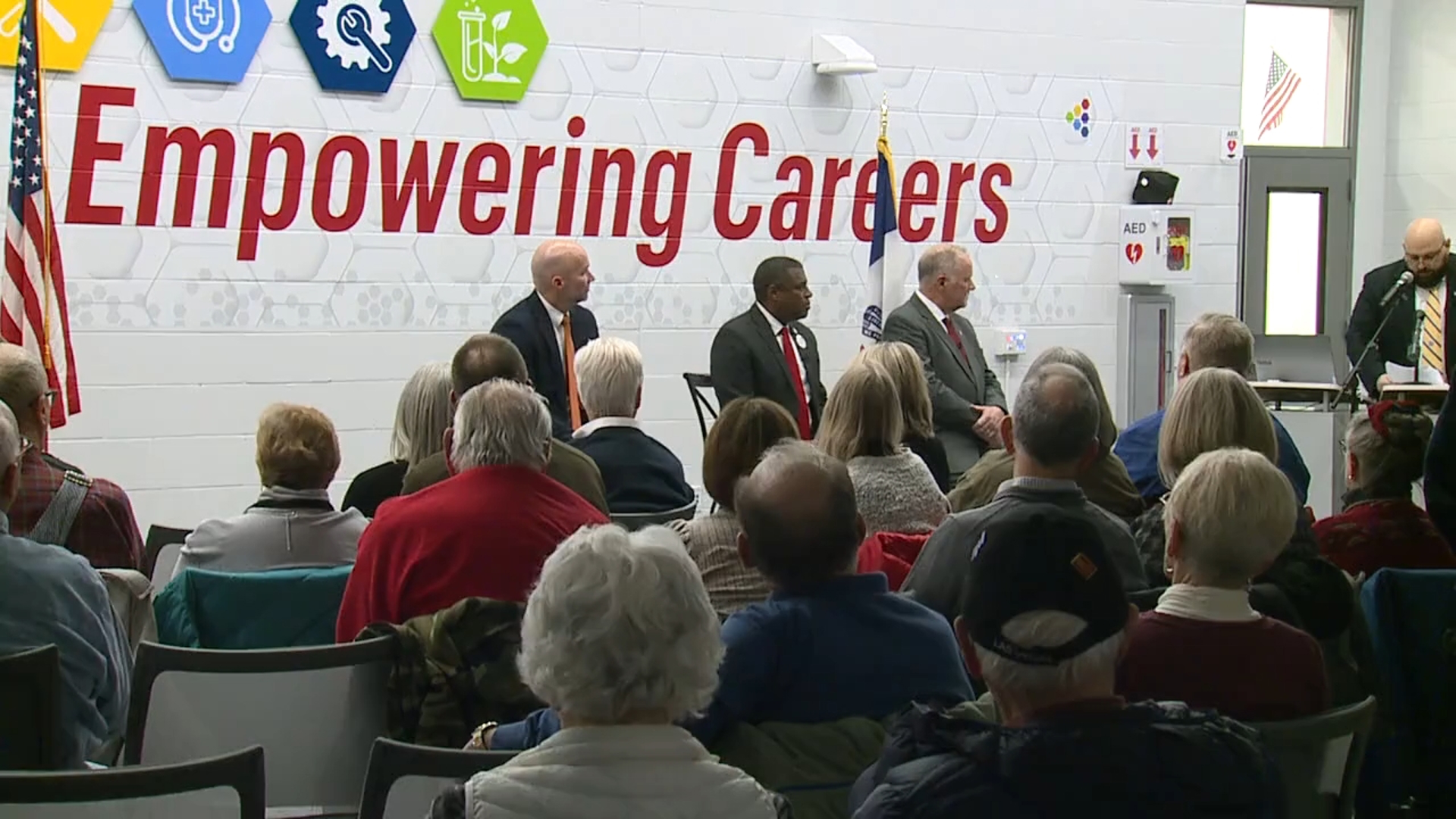 'Exasperated': Iowa corn growers push back after Congress drops E15 ...