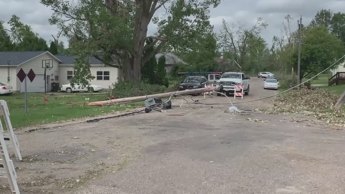 Gov. Kim Reynolds tours storm damage as Iowa derecho cleanup continues ...