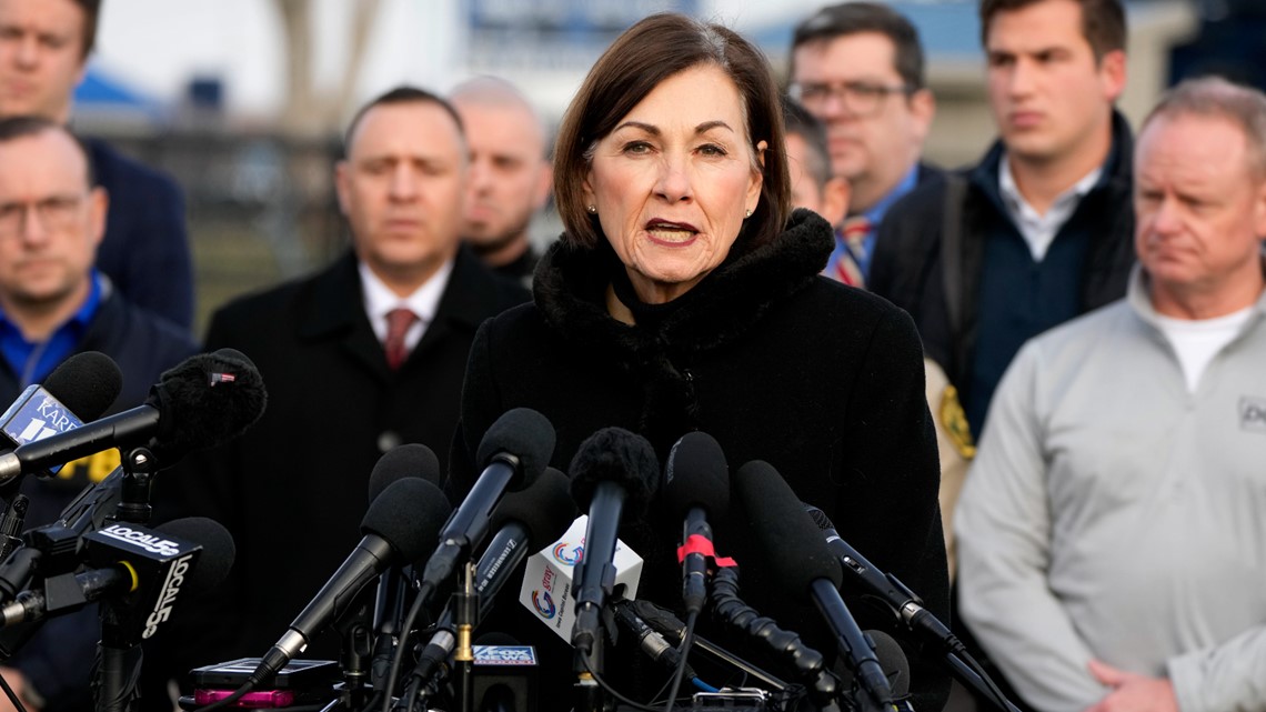 Perry, IA teachers can get retention bonuses after fatal shooting ...