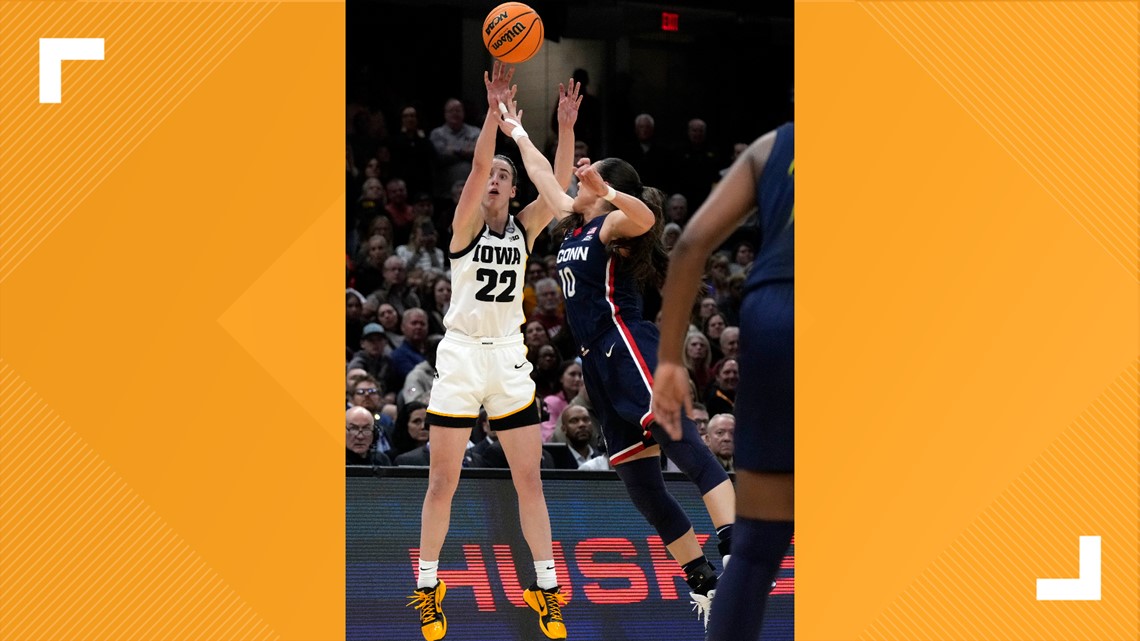 Iowa vs. UConn score: Caitlin Clark, Paige Bueckers highlights ...