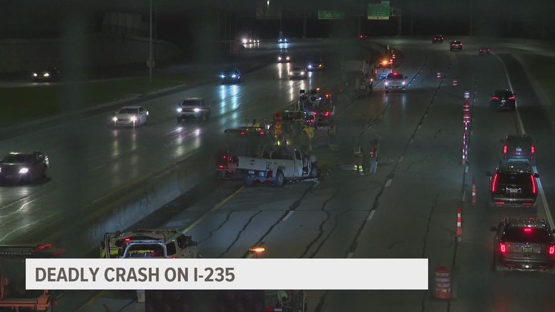 1 dead after Sunday night I-235 crash, police say | weareiowa.com