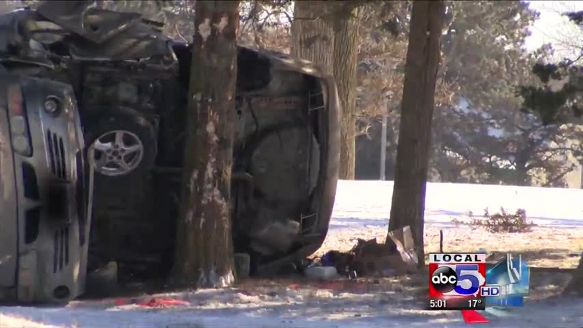 Woman dies, child injured in single car crash in rural Ankeny ...