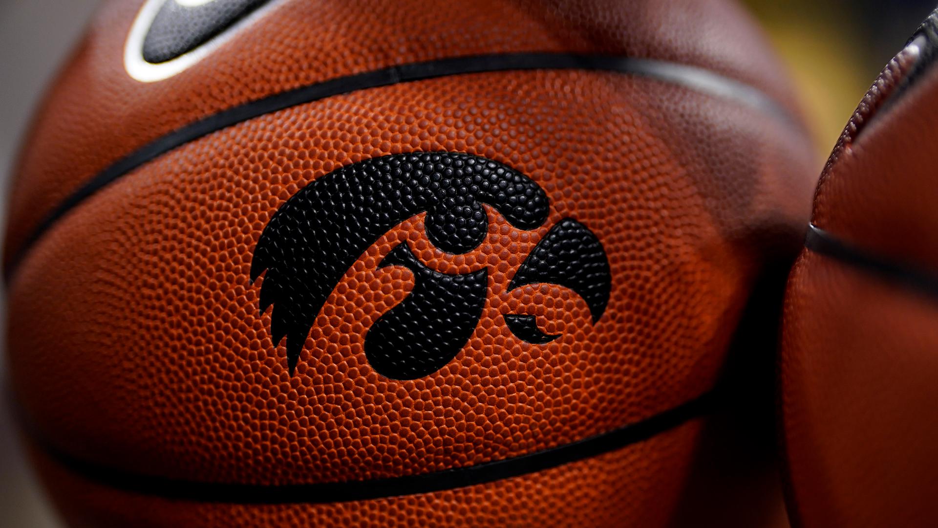 Folgueiras' 16 help Iowa to victory over Southeast Missouri State ...